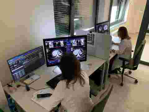 Medical display controllers - Barco