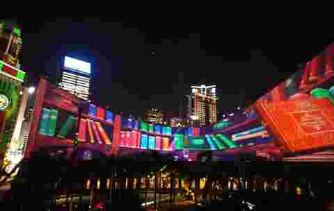 Hong Kong Pulse 3D light show - Barco