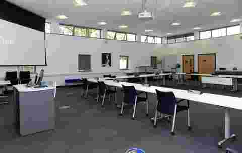 Seamless hybrid meetings for the Mendip District Council (UK) - Barco