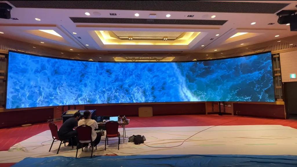 Hilton Tokyo revolutionizes event hosting with Barco's curved LED video ...