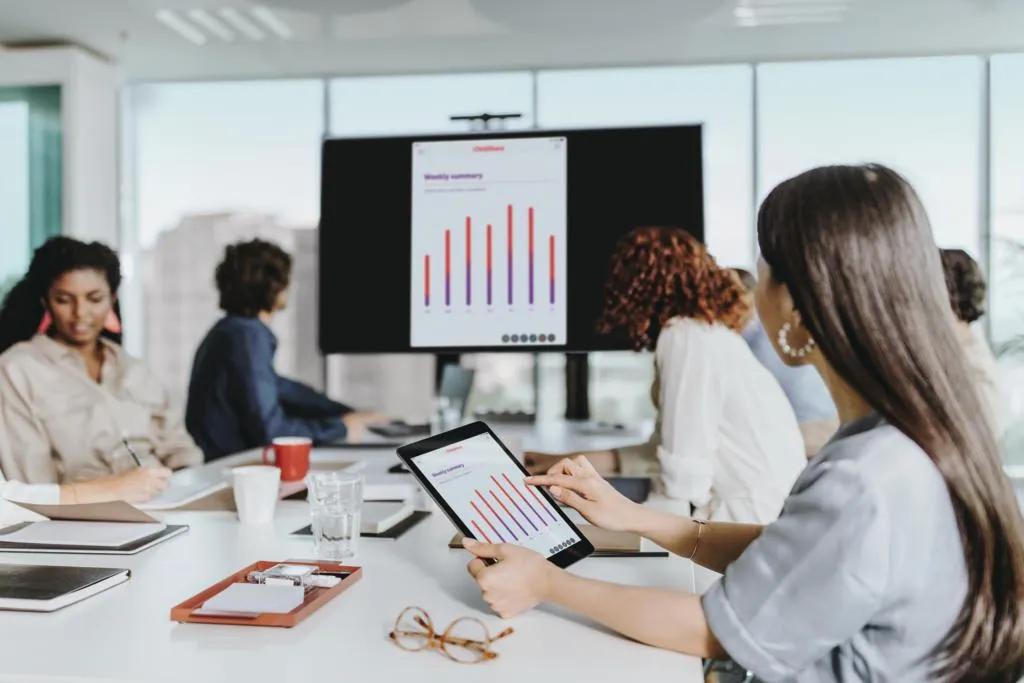 Screen mirroring with ClickShare: everything you need to know - Barco