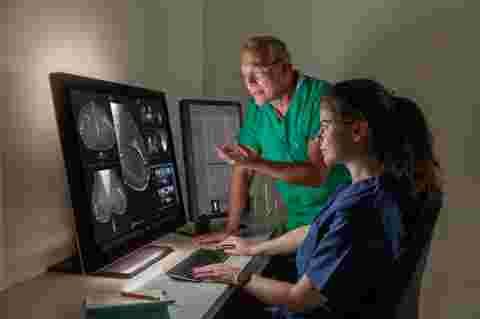 Mammography monitors - Barco