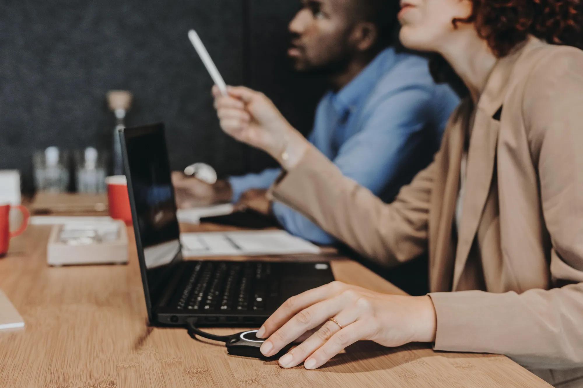 Easy sharing with ClickShare from an Apple device - Barco