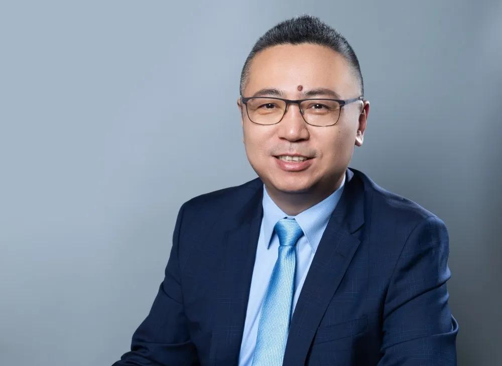 KENNETH WANG - Barco