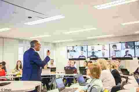 Hybrid classrooms for a hybrid future: the complete guide - Barco