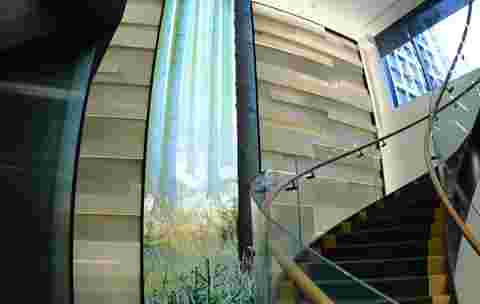 High-resolution Barco LED for HP's Customer Engagement Centre - Barco