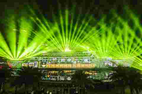 Barco presents a 3D projection fantasy on a 170-meter cruise ship - Barco